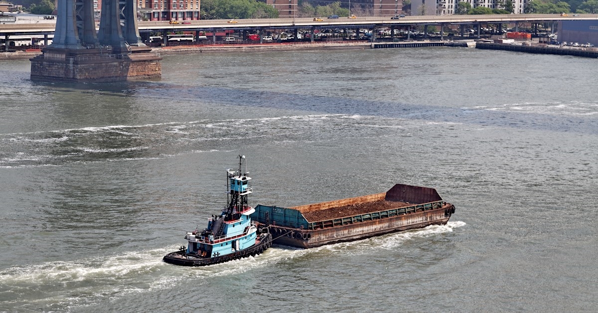 Tug operation on rivers - a challenging task