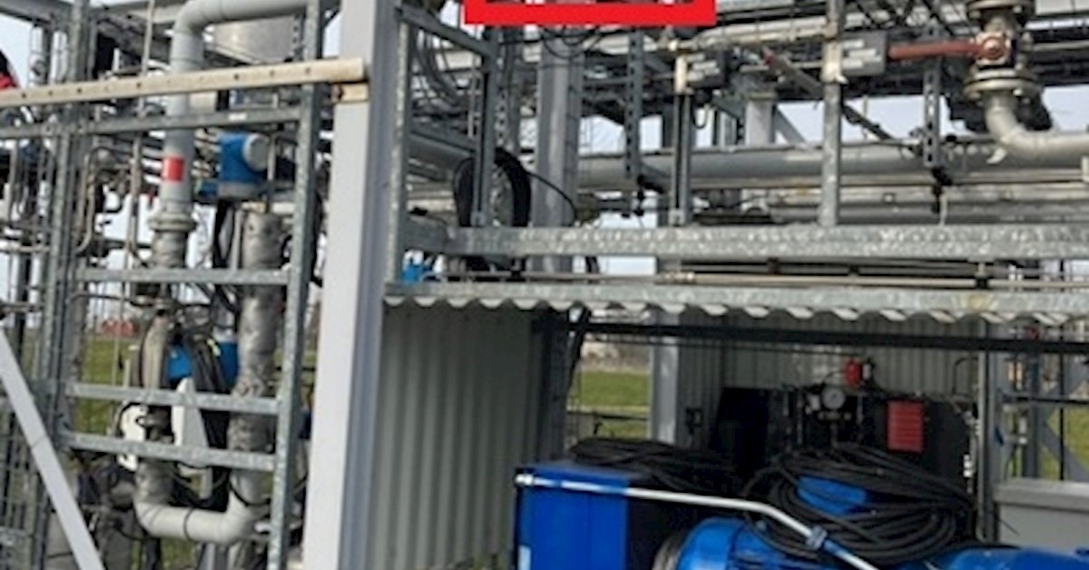 Selecting metallic materials for a methane facility