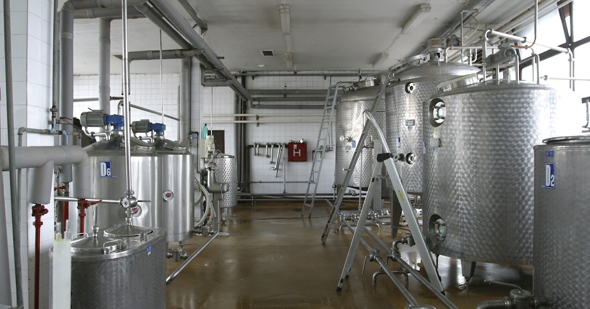 More efficient cleaning of food production equipment