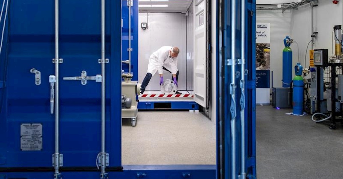 Large components are tested at extreme conditions